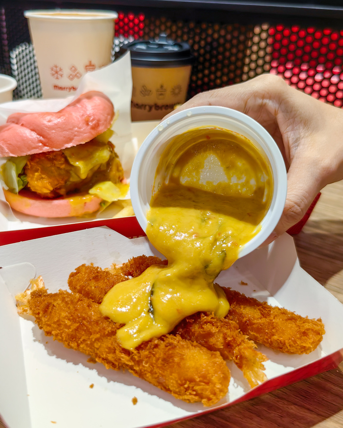 Celebrate the Lunar New Year with Marrybrown Egg-stra Ong – A Festive ...
