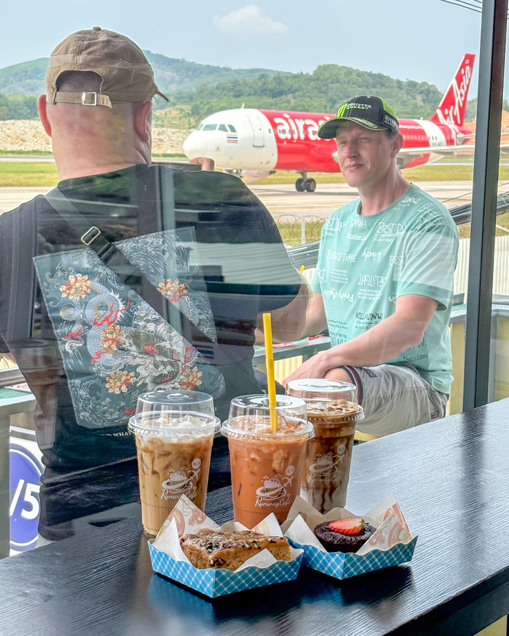 8/5 Runway Cafe Phuket – Best Plane Spotting Cafe Near Phuket Airport ...