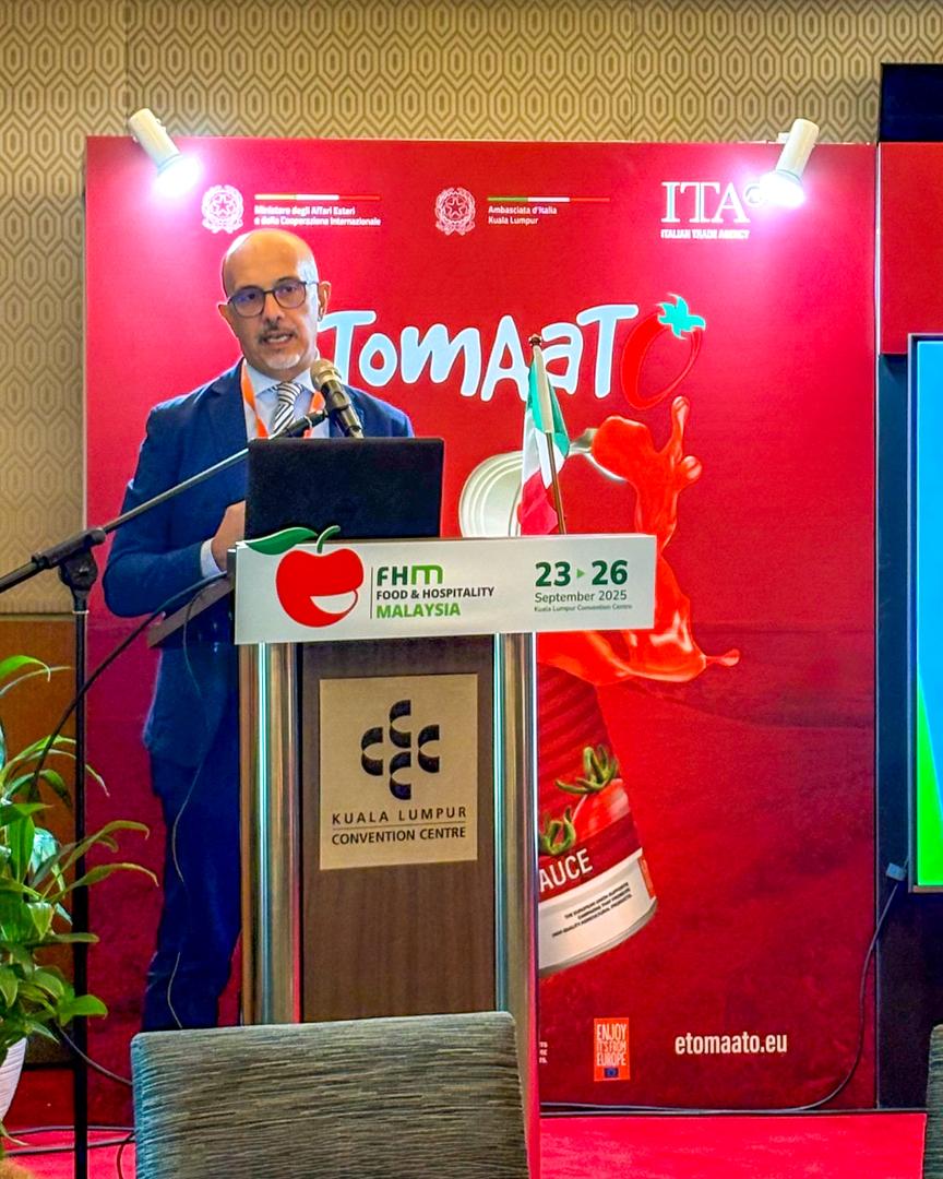 Premium Italian Tomatoes Arrive in Malaysia with the eTomAato – dixonthum